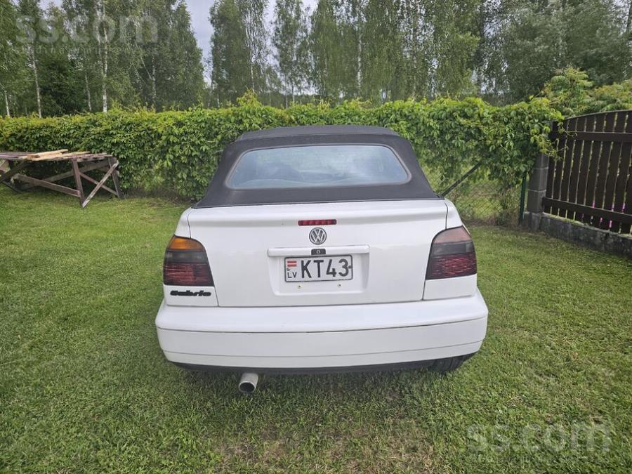 White Volkswagen Golf 1998 in Jelgava, with an engine capacity of 2.00 L and mileage of 164 thousand km for 1550 €, photo 8 on AUTOMOTO.COM.LV
