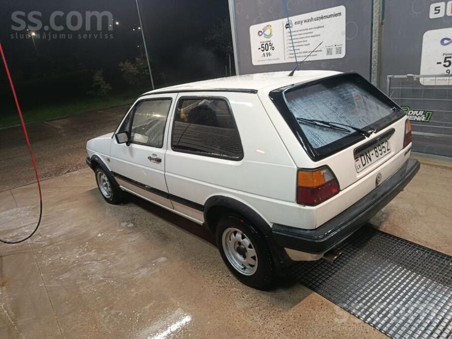 Balts Volkswagen Golf 1985 Valmiera, ar dzinēja tilpumu 1.30 L un nobraukumu 99 tūkst. km par 1500 €, foto 4 vietnē AUTOMOTO.COM.LV