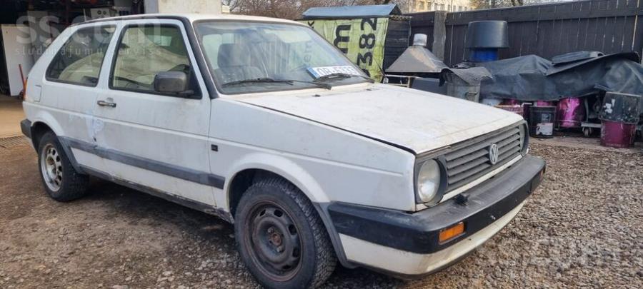 Balts Volkswagen Golf 1991 Tukums, ar dzinēja tilpumu 1.60 L un nobraukumu 285 tūkst. km par 1350 €, foto 2 vietnē AUTOMOTO.COM.LV