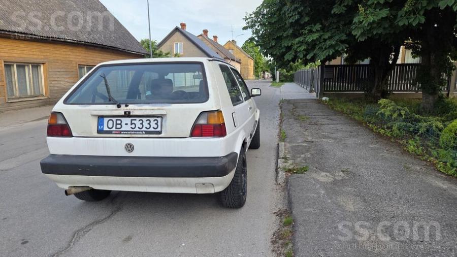 Balts Volkswagen Golf 1991 Tukums, ar dzinēja tilpumu 1.60 L un nobraukumu 285 tūkst. km par 1200 €, foto 3 vietnē AUTOMOTO.COM.LV