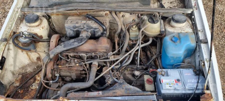 Balts Volkswagen Golf 1991 Tukums, ar dzinēja tilpumu 1.60 L un nobraukumu 285 tūkst. km par 1200 €, foto 6 vietnē AUTOMOTO.COM.LV