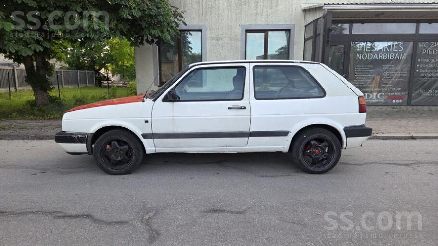 Balts Volkswagen Golf 1991 Tukums, ar dzinēja tilpumu 1.60 L un nobraukumu 285 tūkst. km par 1200 €, foto 10 vietnē AUTOMOTO.COM.LV