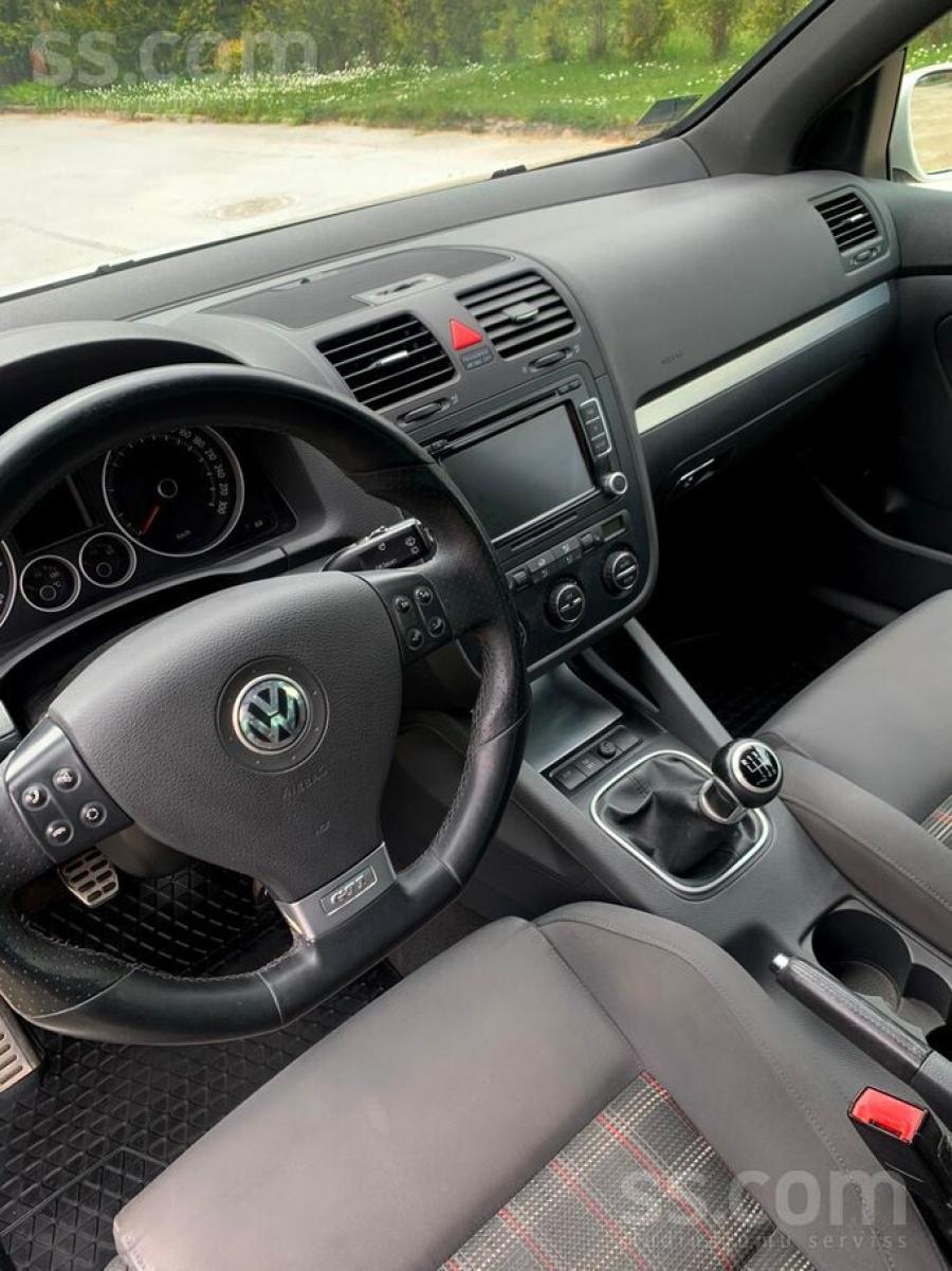 Balts Volkswagen Golf 2005 Jelgava, ar dzinēja tilpumu 2.00 L un nobraukumu 340 tūkst. km par 3350 €, foto 8 vietnē AUTOMOTO.COM.LV