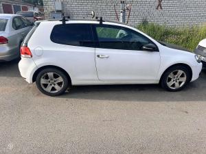 White Volkswagen Golf 2012 in Kaunas, with an engine capacity of 1.60 L and mileage of 250 thousand km for 1800 €, photo  on AUTOMOTO.COM.LV