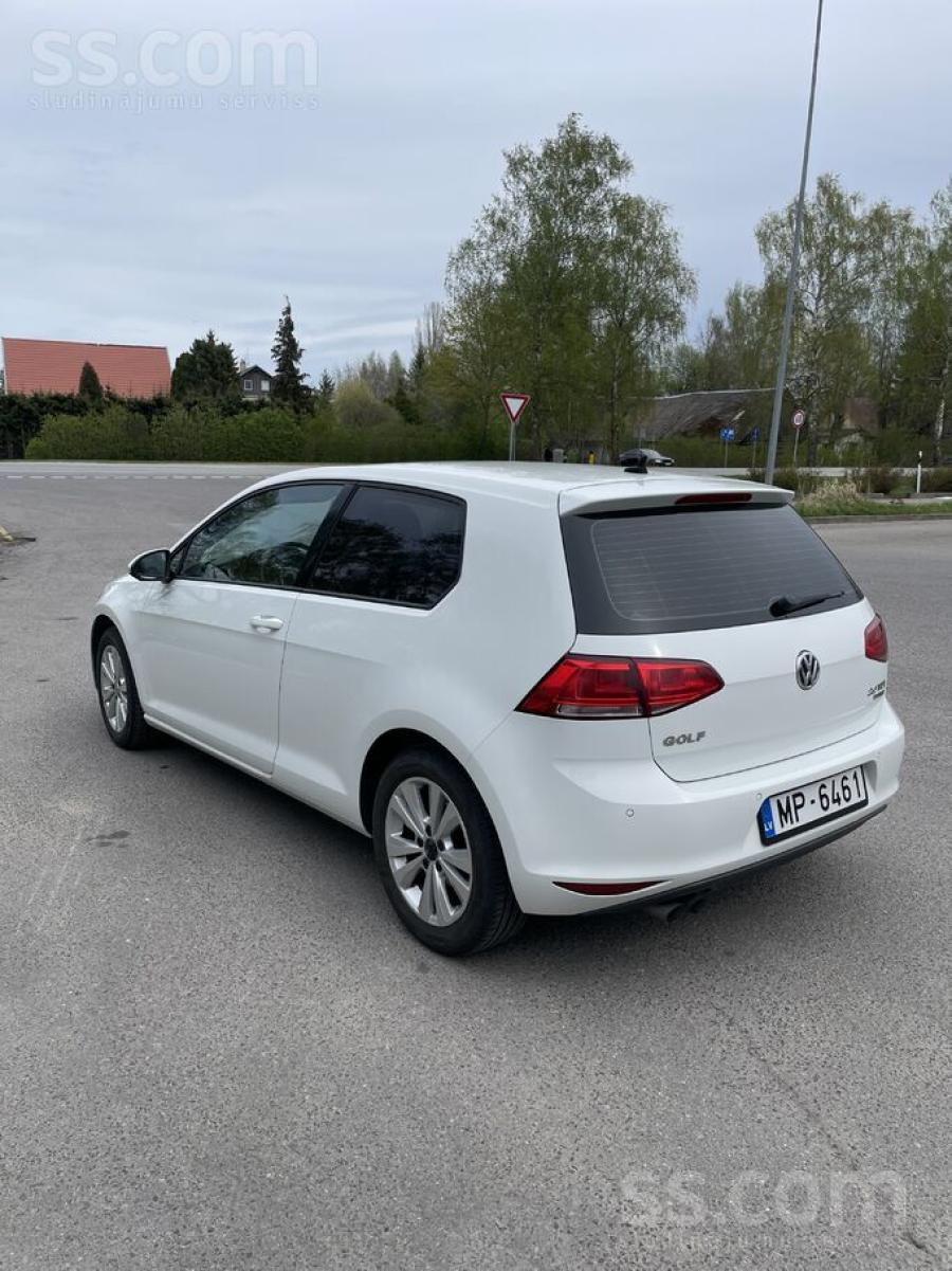 White Volkswagen Golf 2013 in Riga, with an engine capacity of 2.00 L and mileage of 250 thousand km for 6100 €, photo 4 on AUTOMOTO.COM.LV