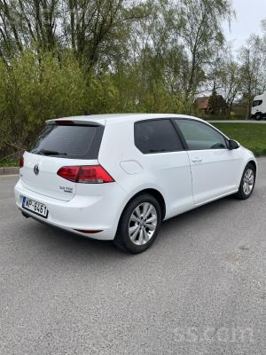 White Volkswagen Golf 2013 in Riga, with an engine capacity of 2.00 L and mileage of 250 thousand km for 6100 €, photo 5 on AUTOMOTO.COM.LV