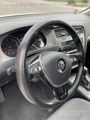 White Volkswagen Golf 2013 in Riga, with an engine capacity of 2.00 L and mileage of 250 thousand km for 6100 €, photo 10 on AUTOMOTO.COM.LV
