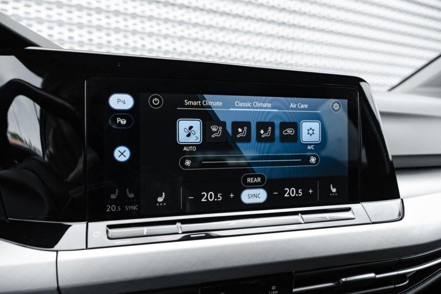 Balts Volkswagen Golf 2021 Mārupe, ar dzinēja tilpumu 1.50 L un nobraukumu 88 tūkst. km par 16150 €, foto 16 vietnē AUTOMOTO.COM.LV