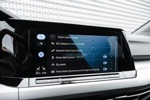 Balts Volkswagen Golf 2021 Mārupe, ar dzinēja tilpumu 1.50 L un nobraukumu 88 tūkst. km par 16150 €, foto 19 vietnē AUTOMOTO.COM.LV