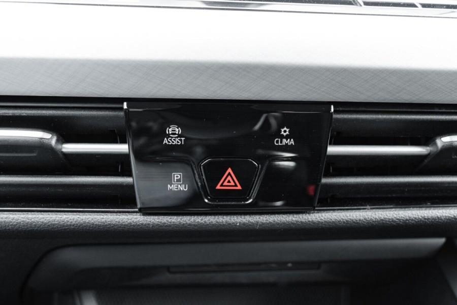 Balts Volkswagen Golf 2021 Mārupe, ar dzinēja tilpumu 1.50 L un nobraukumu 88 tūkst. km par 16150 €, foto 24 vietnē AUTOMOTO.COM.LV