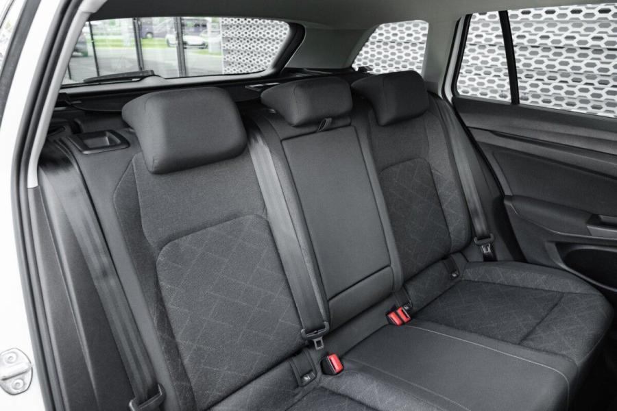 Balts Volkswagen Golf 2021 Mārupe, ar dzinēja tilpumu 1.50 L un nobraukumu 88 tūkst. km par 16150 €, foto 27 vietnē AUTOMOTO.COM.LV