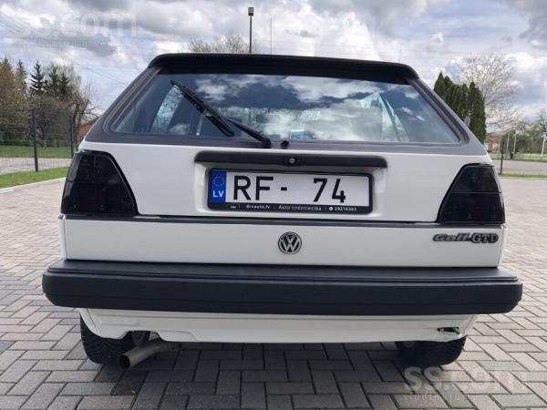 White Volkswagen Golf 1988 in Riga, with an engine capacity of 1.60 L and mileage of 264 thousand km for 4990 €, photo 6 on AUTOMOTO.COM.LV
