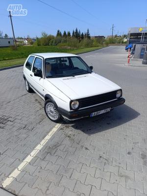 White Volkswagen Golf 1989 in Kretinga, with an engine capacity of 1.30 L and mileage of 250 thousand km for 980 €, photo 6 on AUTOMOTO.COM.LV