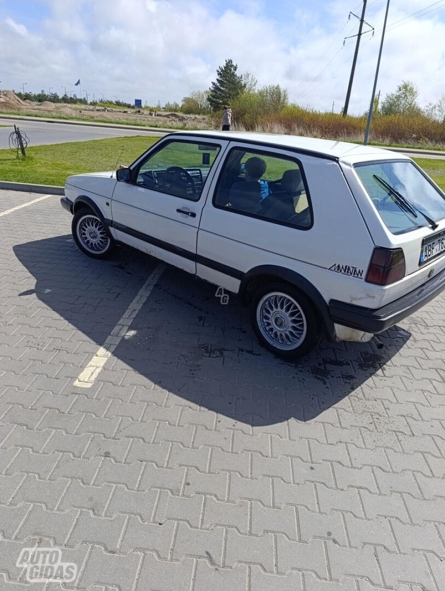 White Volkswagen Golf 1989 in Kretinga, with an engine capacity of 1.30 L and mileage of 250 thousand km for 980 €, photo 7 on AUTOMOTO.COM.LV