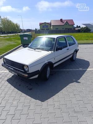 White Volkswagen Golf 1989 in Kretinga, with an engine capacity of 1.30 L and mileage of 250 thousand km for 980 €, photo 9 on AUTOMOTO.COM.LV