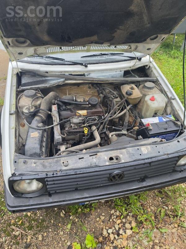 White Volkswagen Golf 1989 in Balvi, with an engine capacity of 1.60 L and mileage of 212 thousand km for 500 €, photo 3 on AUTOMOTO.COM.LV