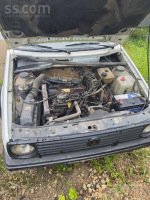 White Volkswagen Golf 1989 in Balvi, with an engine capacity of 1.60 L and mileage of 212 thousand km for 500 €, photo 3 on AUTOMOTO.COM.LV