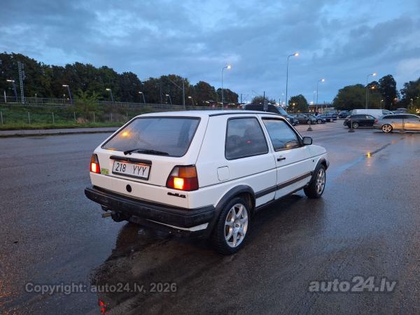Volkswagen Golf 1991 Tallina vietnē Balts Volkswagen Golf 1991 Tallina, ar dzinēja tilpumu 1.60 L un nobraukumu 0 tūkst. km par 1499 €, foto 4 vietnē AUTOMOTO.COM.LV