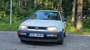 Balts Volkswagen Golf 1993 Rīga, ar dzinēja tilpumu 1.90 L un nobraukumu 221 tūkst. km par 1700 €, foto  vietnē AUTOMOTO.COM.LV