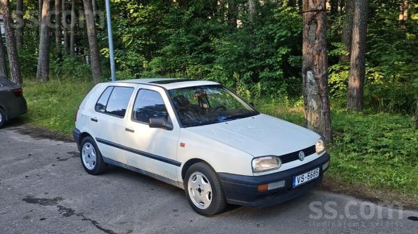 Balts Volkswagen Golf 1993 Rīga, ar dzinēja tilpumu 1.90 L un nobraukumu 221 tūkst. km par 1700 €, foto 2 vietnē AUTOMOTO.COM.LV
