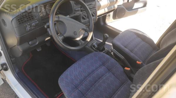 Balts Volkswagen Golf 1993 Rīga, ar dzinēja tilpumu 1.90 L un nobraukumu 221 tūkst. km par 1700 €, foto 5 vietnē AUTOMOTO.COM.LV