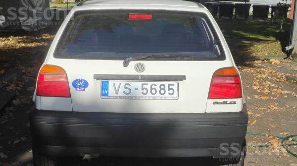 Balts Volkswagen Golf 1993 Rīga, ar dzinēja tilpumu 1.90 L un nobraukumu 221 tūkst. km par 1700 €, foto 3 vietnē AUTOMOTO.COM.LV