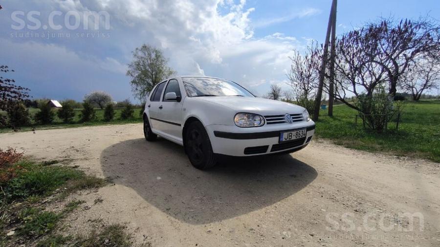 Balts Volkswagen Golf 1998 Daugavpils, ar dzinēja tilpumu 1.90 L un nobraukumu 290 tūkst. km par 1250 €, foto 4 vietnē AUTOMOTO.COM.LV
