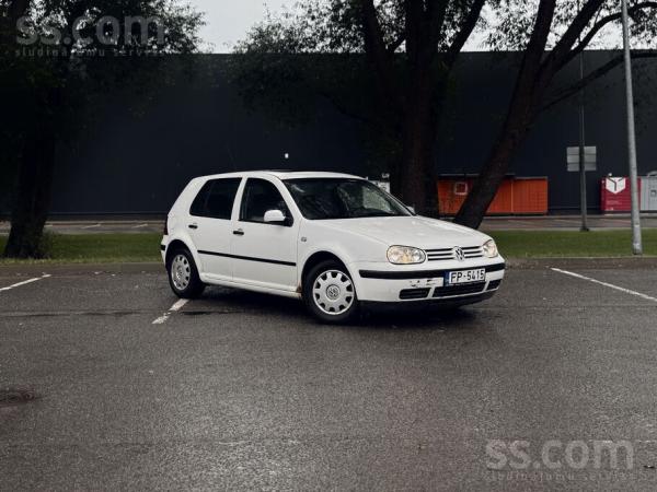 Balts Volkswagen Golf 1998 Rīga, ar dzinēja tilpumu 1.60 L un nobraukumu 240 tūkst. km par 780 €, foto 2 vietnē AUTOMOTO.COM.LV
