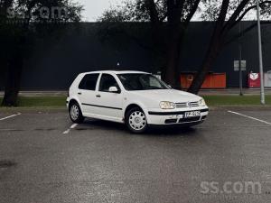 White Volkswagen Golf 1998 in Riga, with an engine capacity of 1.60 L and mileage of 240 thousand km for 780 €, photo 3 on AUTOMOTO.COM.LV