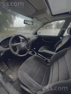 White Volkswagen Golf 1998 in Riga, with an engine capacity of 1.60 L and mileage of 240 thousand km for 780 €, photo 6 on AUTOMOTO.COM.LV
