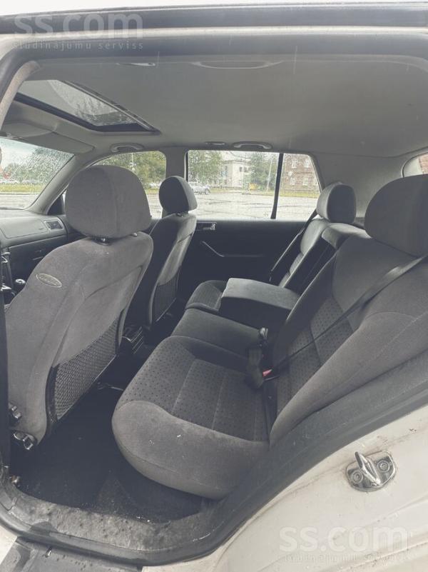 Balts Volkswagen Golf 1998 Rīga, ar dzinēja tilpumu 1.60 L un nobraukumu 240 tūkst. km par 780 €, foto 6 vietnē AUTOMOTO.COM.LV