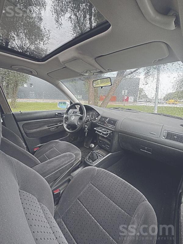 Balts Volkswagen Golf 1998 Rīga, ar dzinēja tilpumu 1.60 L un nobraukumu 240 tūkst. km par 780 €, foto 7 vietnē AUTOMOTO.COM.LV