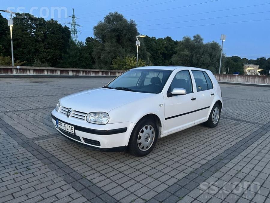 Balts Volkswagen Golf 1998 Rīga, ar dzinēja tilpumu 1.60 L un nobraukumu 240 tūkst. km par 1290 €, foto 1 vietnē AUTOMOTO.COM.LV