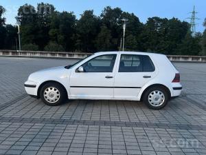 Balts Volkswagen Golf 1998 Rīga, ar dzinēja tilpumu 1.60 L un nobraukumu 240 tūkst. km par 1290 €, foto 3 vietnē AUTOMOTO.COM.LV