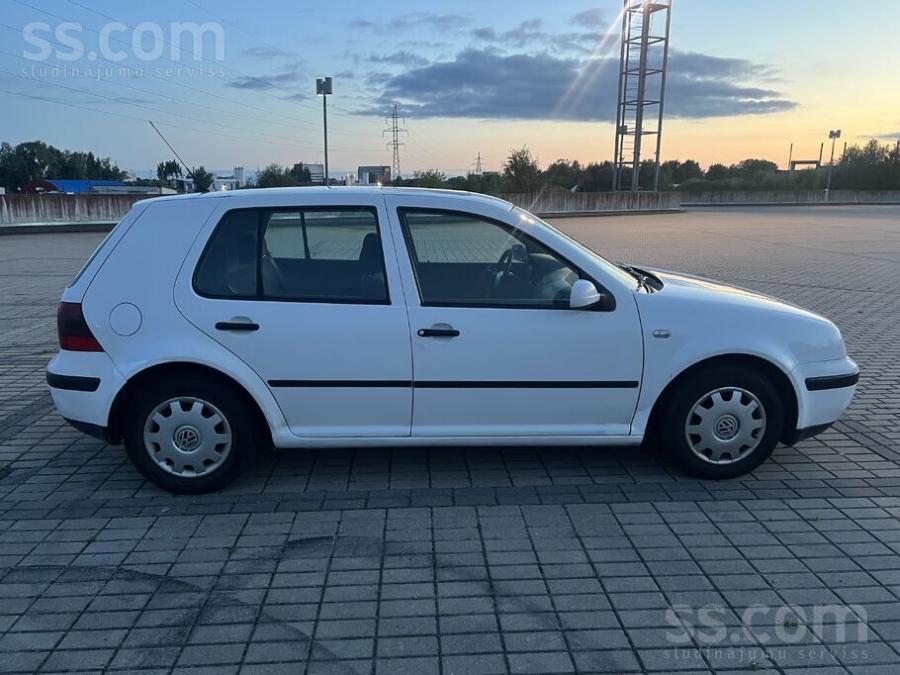 Balts Volkswagen Golf 1998 Rīga, ar dzinēja tilpumu 1.60 L un nobraukumu 240 tūkst. km par 1290 €, foto 7 vietnē AUTOMOTO.COM.LV