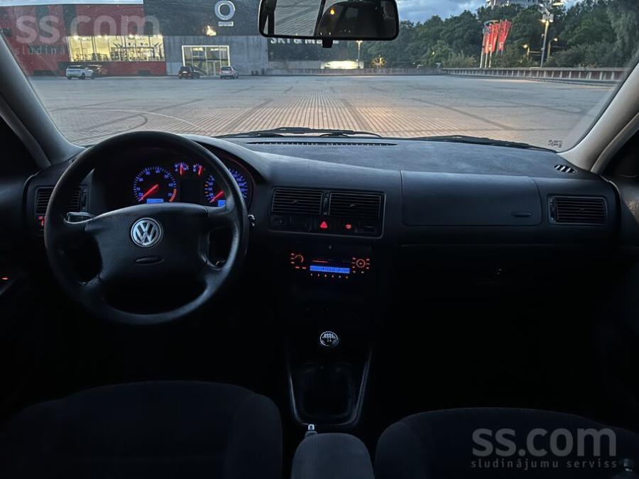 Balts Volkswagen Golf 1998 Rīga, ar dzinēja tilpumu 1.60 L un nobraukumu 240 tūkst. km par 1290 €, foto 14 vietnē AUTOMOTO.COM.LV