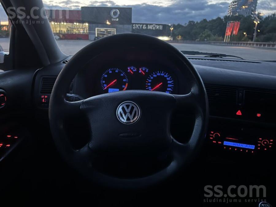 Balts Volkswagen Golf 1998 Rīga, ar dzinēja tilpumu 1.60 L un nobraukumu 240 tūkst. km par 1290 €, foto 15 vietnē AUTOMOTO.COM.LV