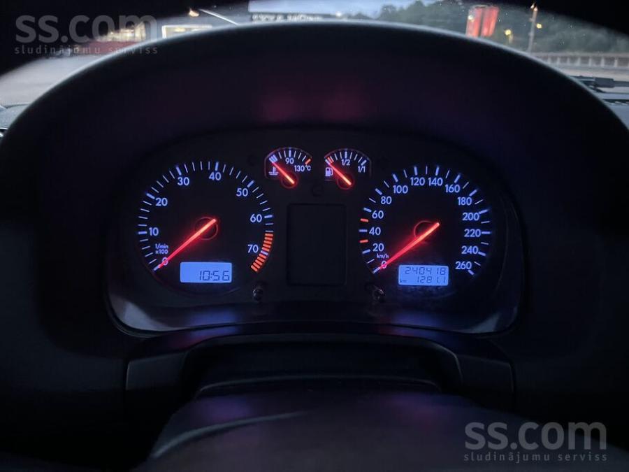 Balts Volkswagen Golf 1998 Rīga, ar dzinēja tilpumu 1.60 L un nobraukumu 240 tūkst. km par 1290 €, foto 16 vietnē AUTOMOTO.COM.LV