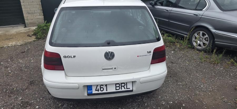 White Volkswagen Golf 1999 in Tallinn, with an engine capacity of 1.60 L and mileage of 204 thousand km for 1400 €, photo 11 on AUTOMOTO.COM.LV