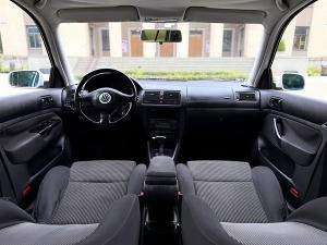 White Volkswagen Golf 1999 in Tallinn, with an engine capacity of 1.60 L and mileage of 198 thousand km for 1899 €, photo 11 on AUTOMOTO.COM.LV