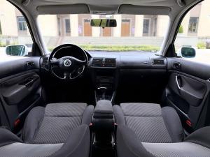White Volkswagen Golf 1999 in Tallinn, with an engine capacity of 1.60 L and mileage of 198 thousand km for 1899 €, photo 26 on AUTOMOTO.COM.LV
