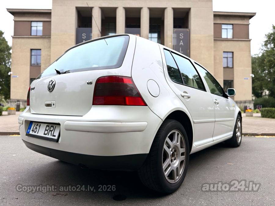 White Volkswagen Golf 1999 in Tallinn, with an engine capacity of 1.60 L and mileage of 200 thousand km for 1899 €, photo 4 on AUTOMOTO.COM.LV