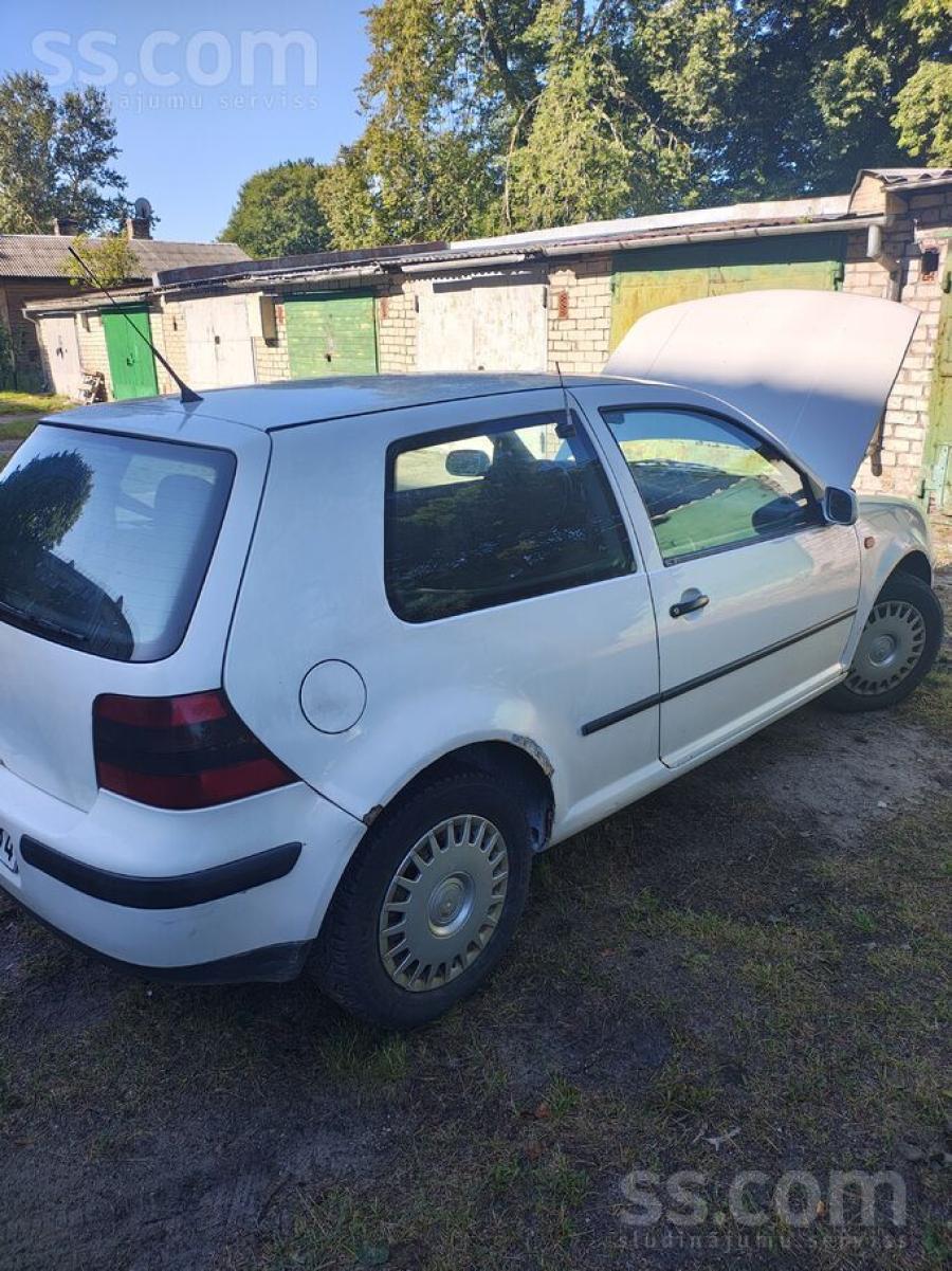 White Volkswagen Golf 1999 in Ventspils, with an engine capacity of 1.90 L and mileage of 403 thousand km for 610 €, photo 4 on AUTOMOTO.COM.LV