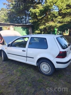 White Volkswagen Golf 1999 in Ventspils, with an engine capacity of 1.90 L and mileage of 403 thousand km for 610 €, photo 5 on AUTOMOTO.COM.LV