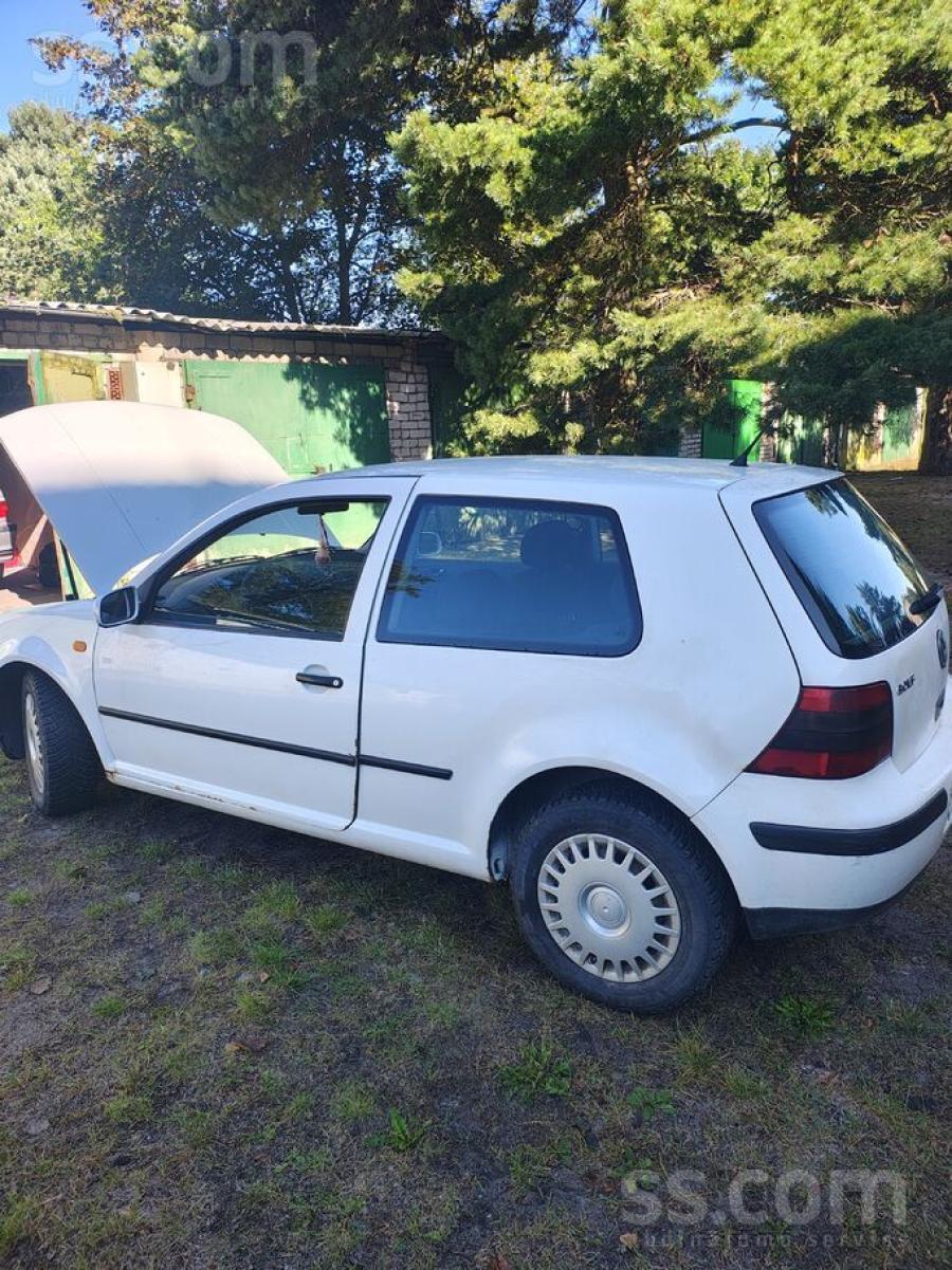 White Volkswagen Golf 1999 in Ventspils, with an engine capacity of 1.90 L and mileage of 403 thousand km for 610 €, photo 5 on AUTOMOTO.COM.LV