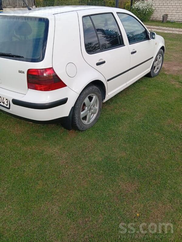 Balts Volkswagen Golf 2000 Madona, ar dzinēja tilpumu 1.90 L un nobraukumu 328 tūkst. km par 1400 €, foto 5 vietnē AUTOMOTO.COM.LV