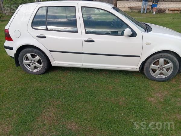 Balts Volkswagen Golf 2000 Madona, ar dzinēja tilpumu 1.90 L un nobraukumu 328 tūkst. km par 1400 €, foto 6 vietnē AUTOMOTO.COM.LV