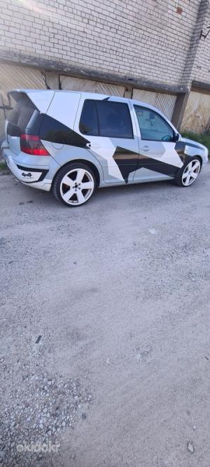 White Volkswagen Golf 2000 in Johvi, with an engine capacity of 1.90 L and mileage of 304 thousand km for 2000 €, photo 17 on AUTOMOTO.COM.LV
