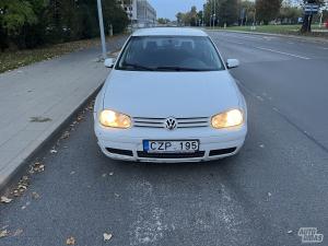 White Volkswagen Golf 2000 in Panevezys, with an engine capacity of 1.80 L and mileage of 221 thousand km for 550 €, photo 1 on AUTOMOTO.COM.LV