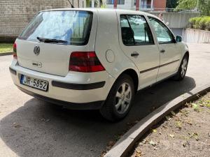 Белый Фольксваген Гольф 2001 в Рига, объемом двигателя 1.60 л и пробегом 276 тыс. км за 1200 €, фото 3 на AUTOMOTO.COM.LV